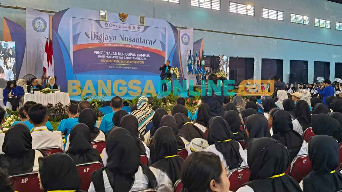 PKKMB UNP Kediri 2025 Resmi Dibuka, Rektor Dorong Mahasiswa Punya ...