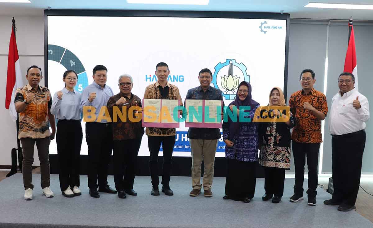 Wakil Bupati Gresik Berharap PT Hailiang di KEK Bisa Serap 90 Persen Tenaga Lokal | BANGSAONLINE ...