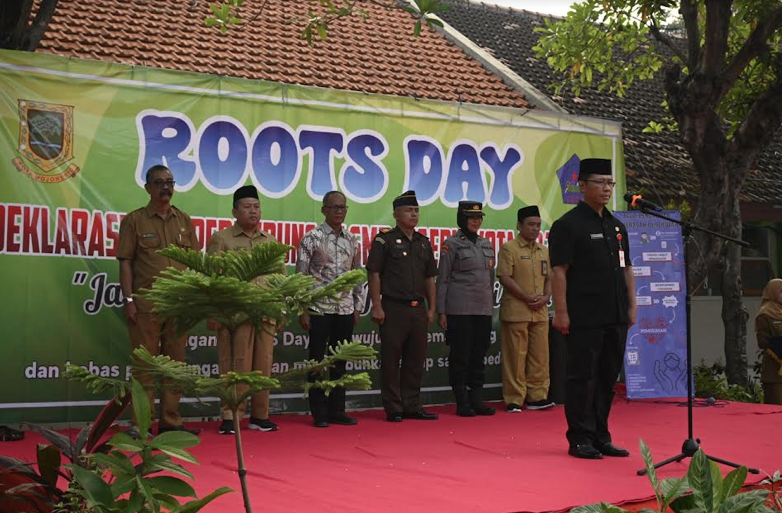 SMPN 5 Kota Mojokerto Deklarasikan Gerakan Tolak Perundungan 'Roots Day' | BANGSAONLINE.com ...
