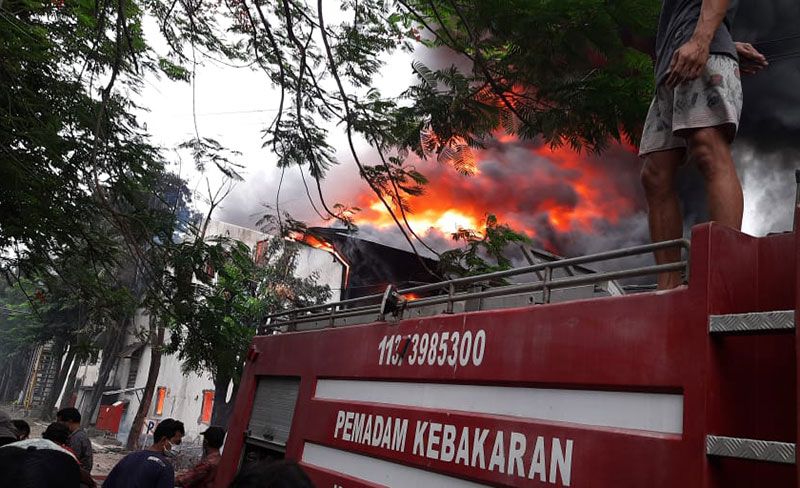 Gudang Produksi PT Panjimas Textile Driyorejo Gresik Terbakar ...
