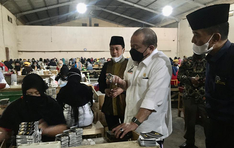 LaNyalla Beri Apresiasi Pabrik Rokok di Malang yang Beroperasi dengan ...