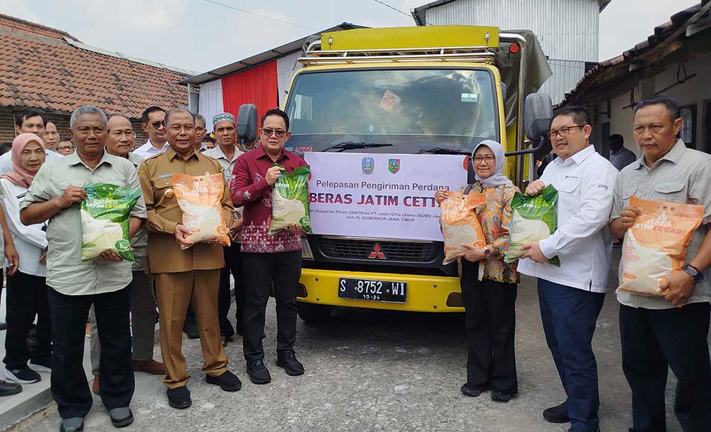 Pj Gubernur Jatim Launching Beras 'Jatim Cettar' Melalui Korporasi ...