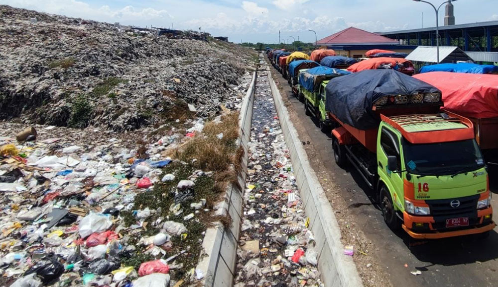 Tak Muat Tampung Sampah Warga Sidoarjo, TPA Jabon Ditutup | BANGSAONLINE.com - Berita Terkini ...