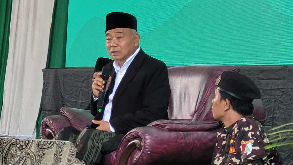 Kiai Asep Tegaskan Pinjol Haram Mutlak di Depan Ribuan Peserta Haul TGH ...