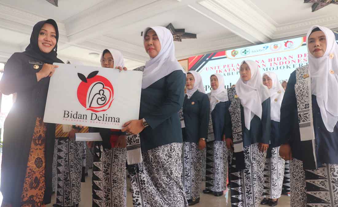 42 Bidan Delima di Mojokerto Dikukuhkan, Bupati Ikfina: Layanan ...