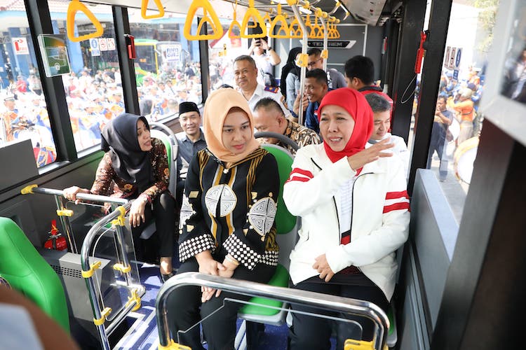 Pemprov Bakal Tambah Koridor Baru Bus Trans Jatim hingga Lamongan dan Bangkalan | BANGSAONLINE ...