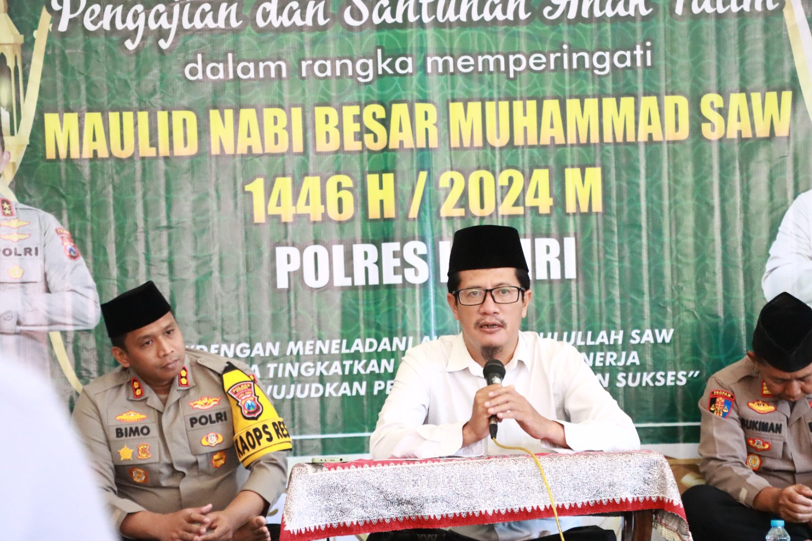 Peringati Maulid Nabi Muhammad, Polres Kediri Doa Bersama dan Santuni Anak Yatim | BANGSAONLINE ...