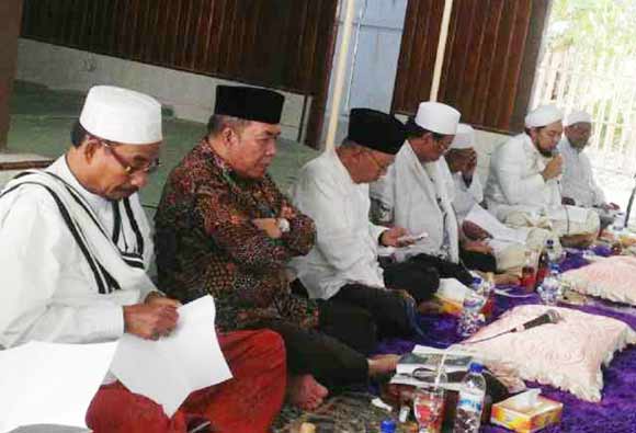 Kiai Azaim Ibrahimy: Waktu Muktamar ke-33, Para Pendiri NU Berkumpul di ...