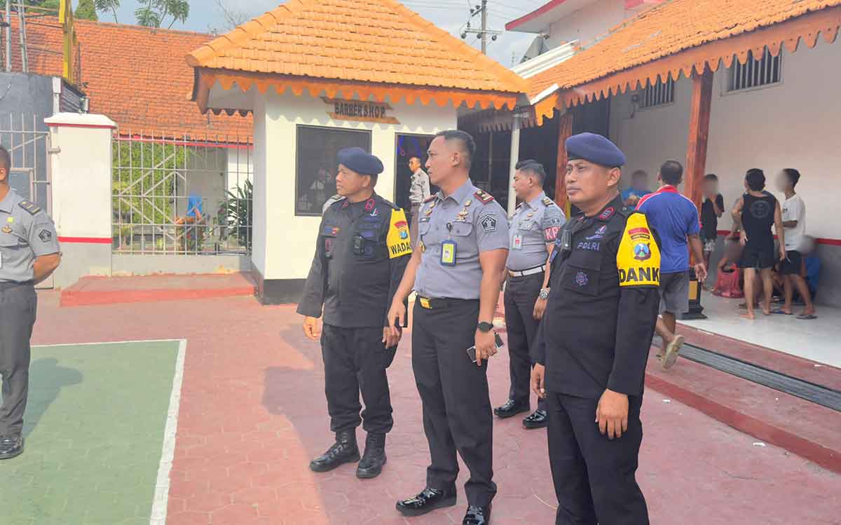 Kalapas Kediri Sambut Komandan Kompi 1 Batalyon C Pelopor Brimob Polda Jatim | BANGSAONLINE.com ...