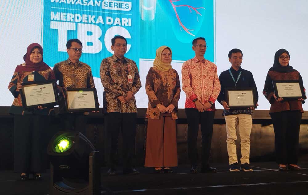 Berkontribusi Penanggulangan TBC, Kemenko PMK dan Suara Surabaya Beri Penghargaan PT Smelting ...