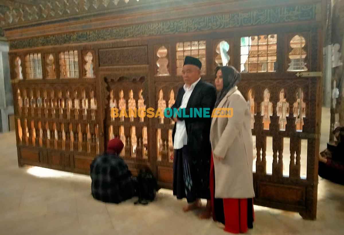 Negeri Sejuta Wali, Kiai Asep Ziarah ke Makam Imam Syafi'i dan Imam ...