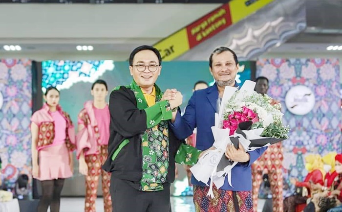 Tak Hanya Dipamerkan, Batik Pamekasan Bakal Dijadikan Seragam Resmi ...