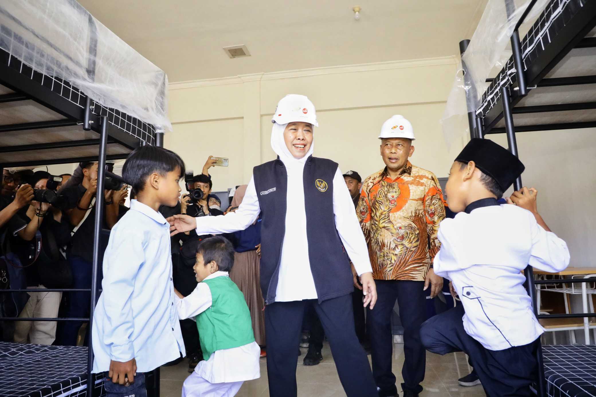 Apresiasi SR Ponorogo, Gubernur Jatim: SD, SMP, SMA yang Siap Cetak ...