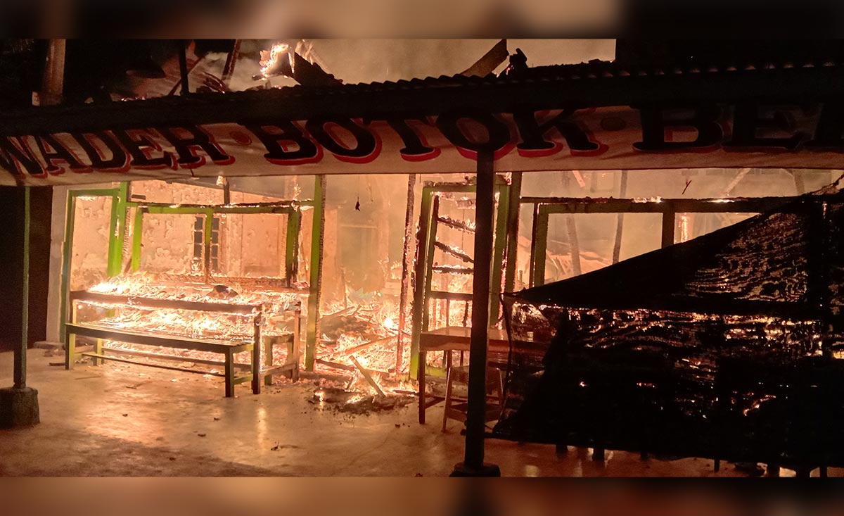 Warung Sambel Wader Cak Mat yang Terkenal di Trowulan Mojokerto itu ...