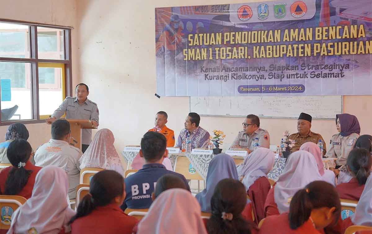 Buka SPAB di SMAN 1 Tosari, Kalaksa BPBD Jatim Ajak Pihak Sekolah ...