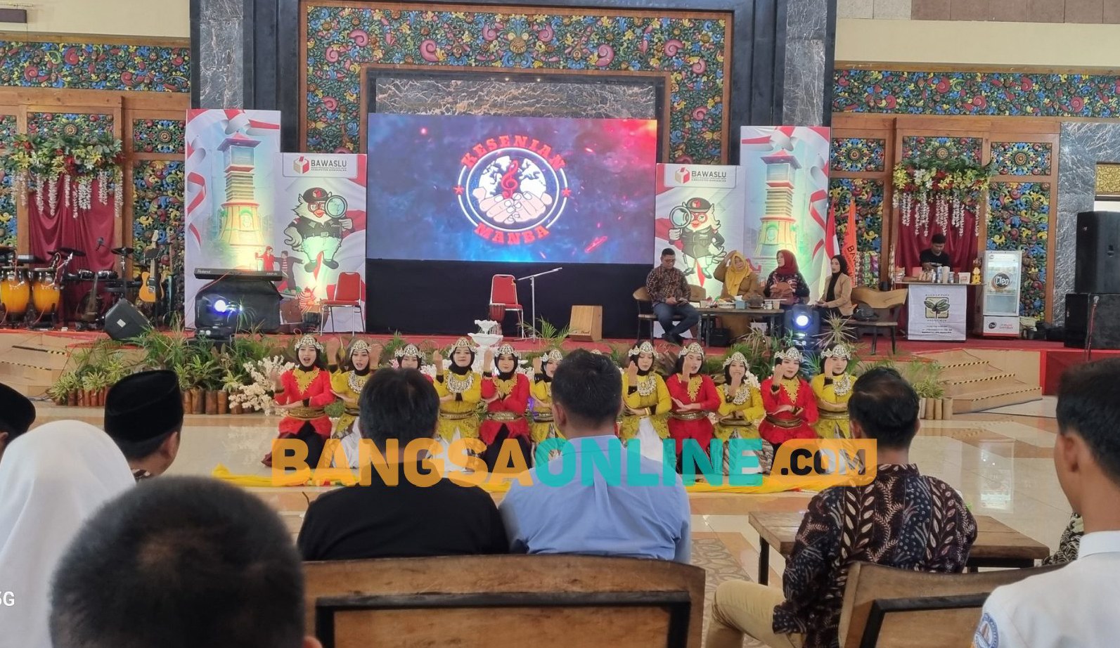 Bawaslu Bangkalan Ajak Pemilih Pemula Awasi Pilkada, Foto dan Lapor Jika Temui Kecurangan ...