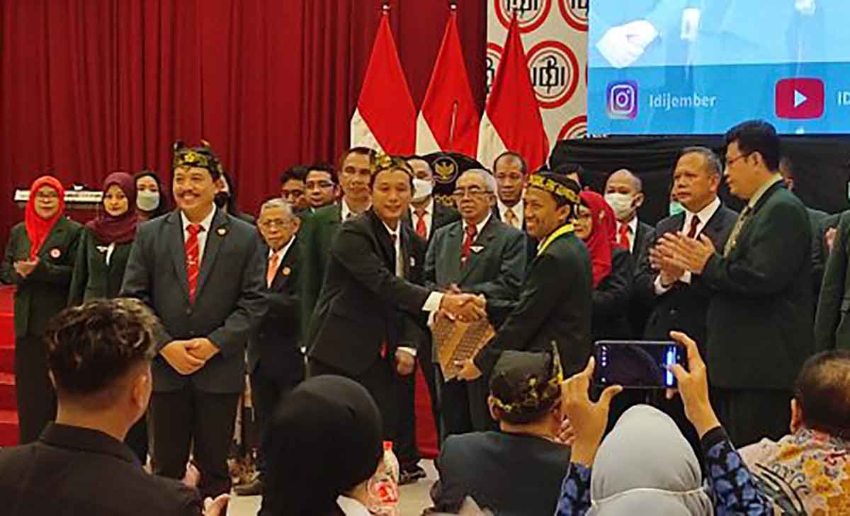 Ali Sodikin Nahkodai IDI Jember Periode 2022-2025 | BANGSAONLINE.com ...