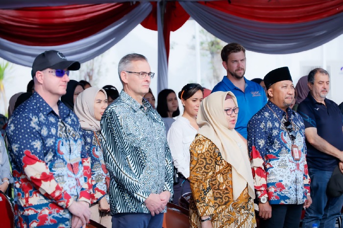 Wabup Aminatun: Ada 500 Perempuan Gresik Dipekerjakan di Smelter ... Wabup Aminatun: Ada 500 Perempuan Gresik Dipekerjakan di Smelter ...