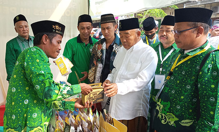 Stan Bazar Pergunu Lumajang Curi Perhatian Pengunjung | BANGSAONLINE ...