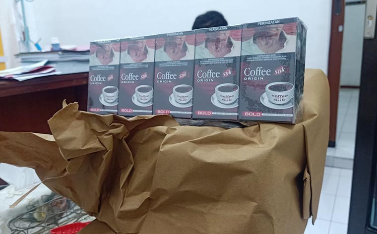Polisi Gerebek Pabrik Rokok Coffee di Sidoarjo, Sita 1,1 Juta Batang ...