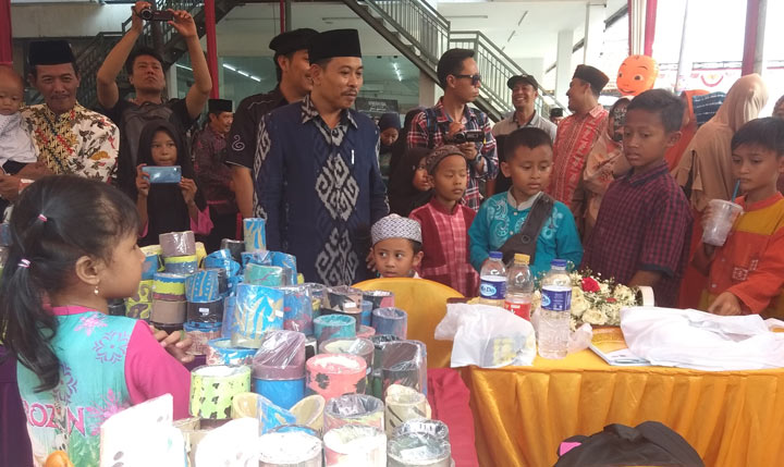 Ponpes Ahlus Safa Wal Wafa Peringati Maulud Nabi dengan Bazar Produk ...